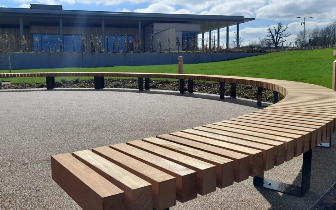 Exeter Ex007 curved bench - Benchmark Street Furniture